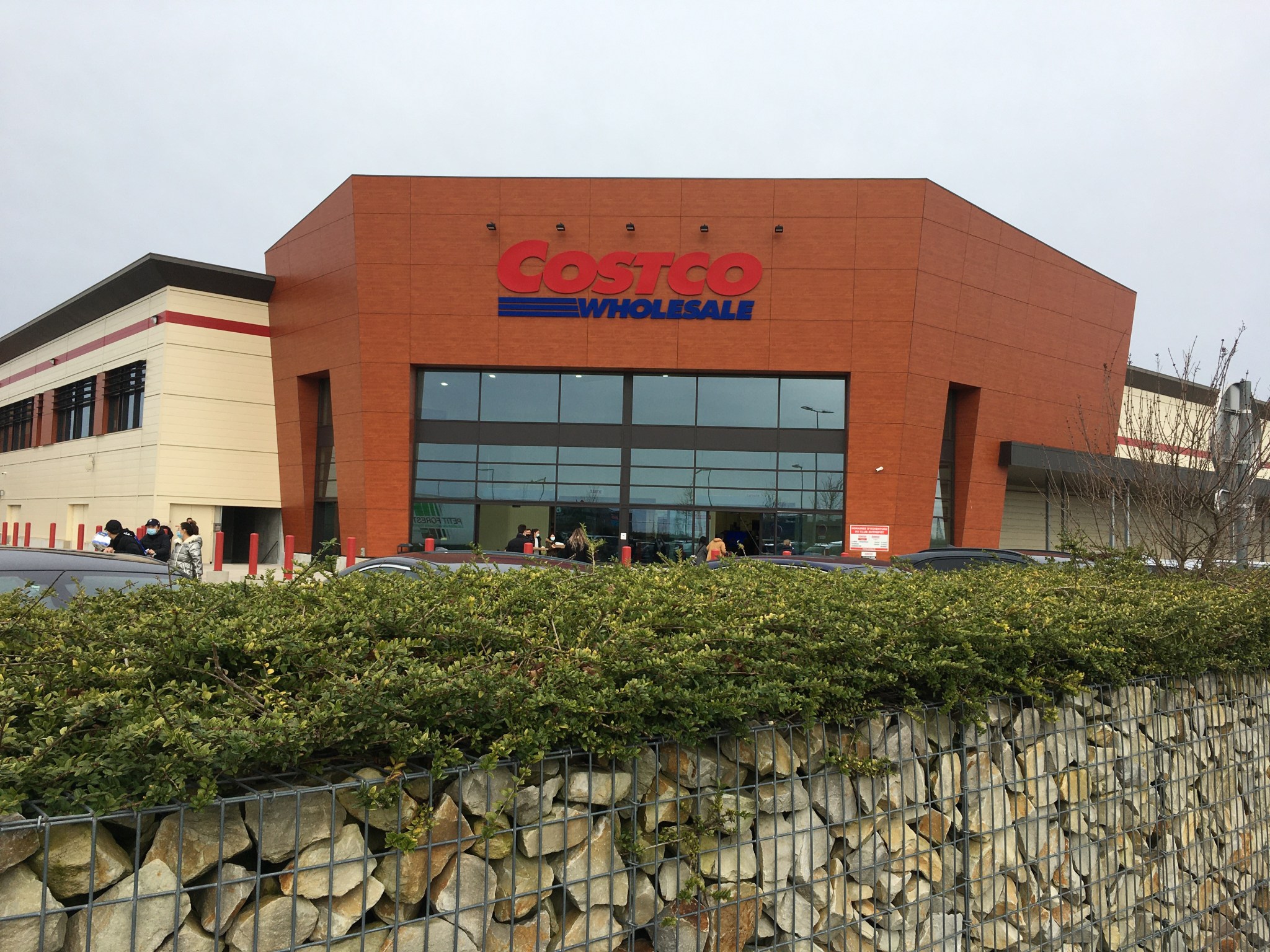 A Little Piece of America in France: Visiting Costco | Je Parle Franglais